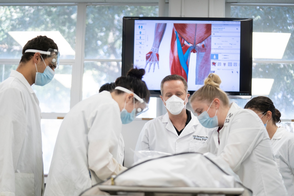 Anatomy lab provides inside look at the human body – Fresno State Today